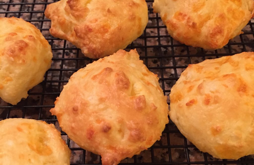 pão de queijo aka cheese puffs aka cheesy poufs – Pie Partisans